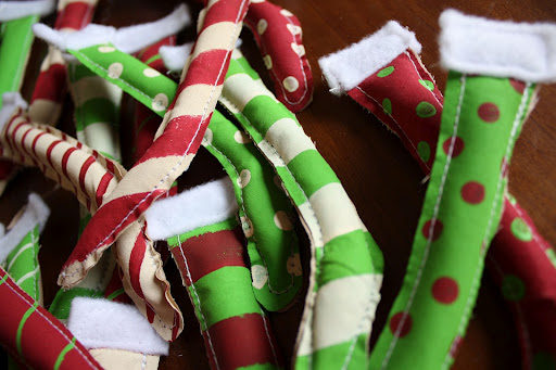 Christmas Stocking Garland- The Red Headed Hostess